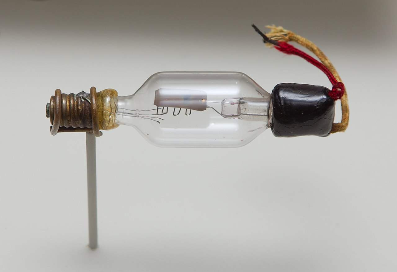 Audion Vacuum Tube - History-Computer