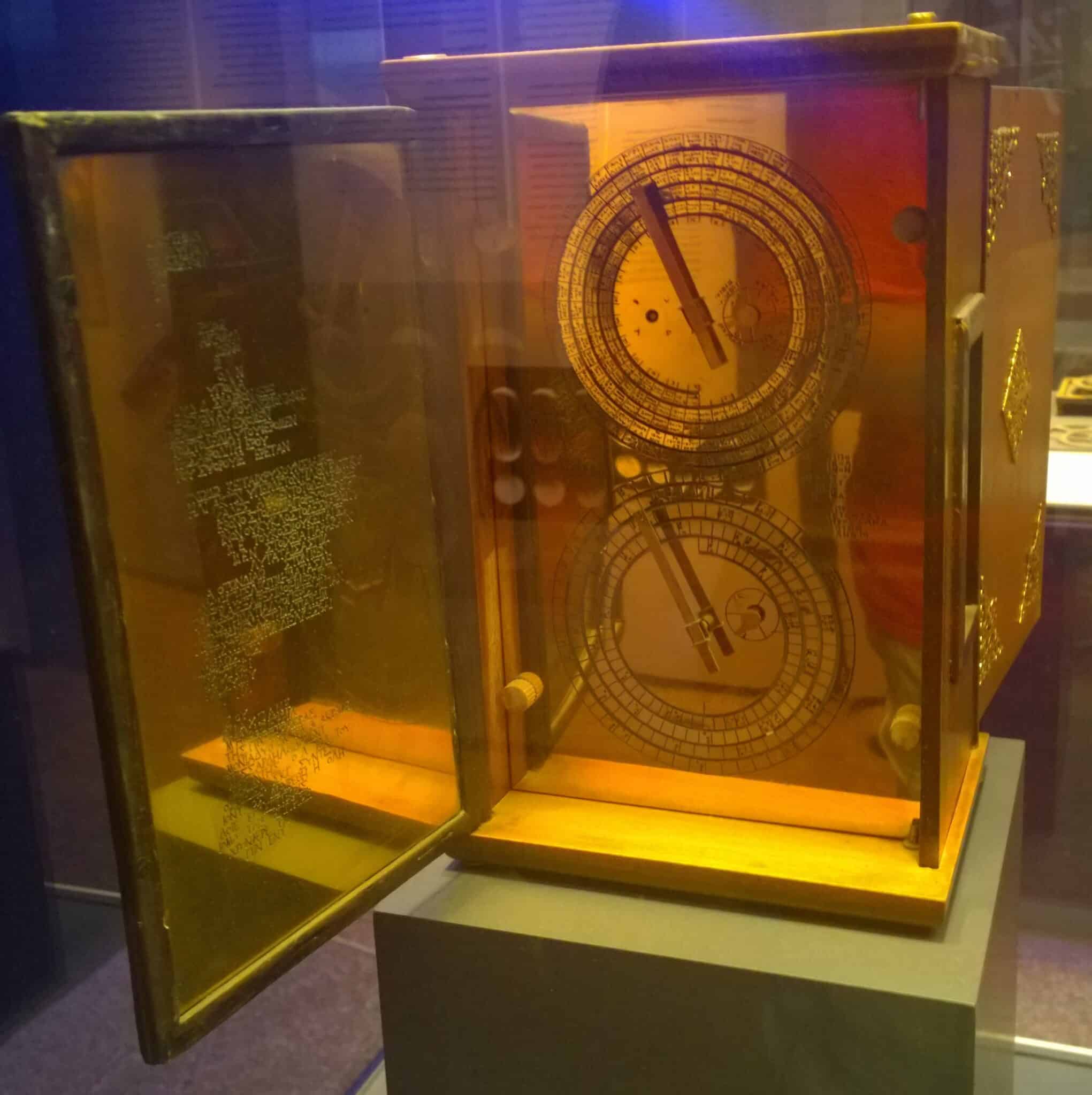 Antikythera Mechanism - A Complete History of This Ancient Device ...