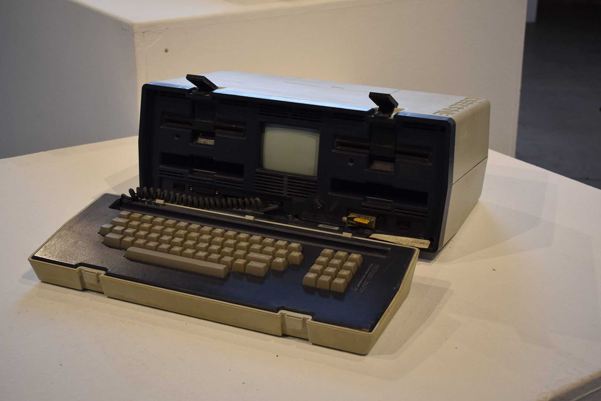 Osborne 1: Everything You Need to Know - History-Computer