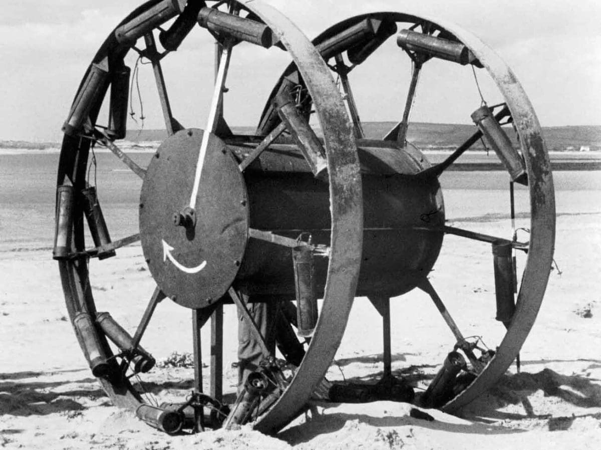 15 Weird Weapons Too Bizarre for the Battlefield - History-Computer